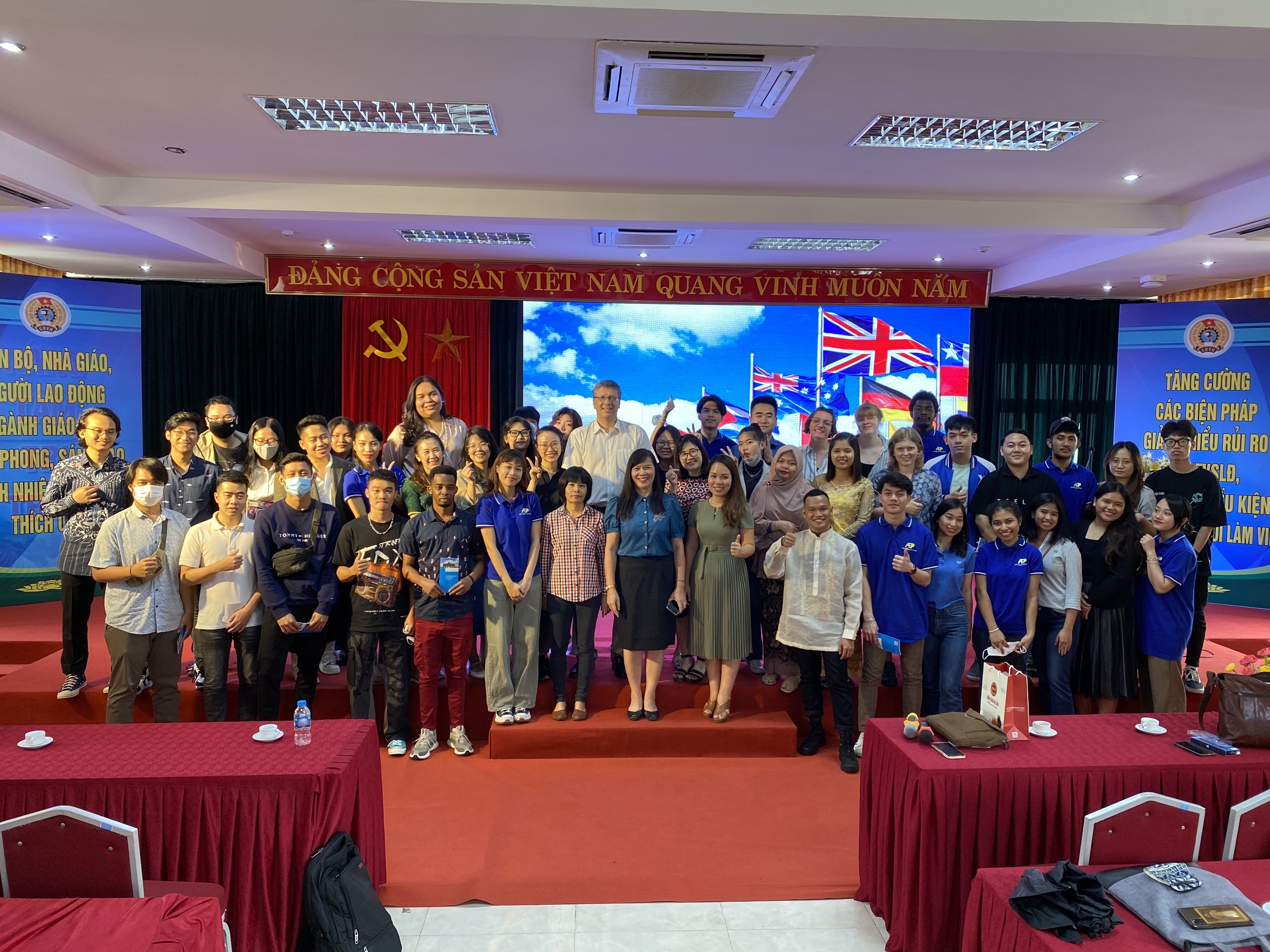 Introduction to DAAD Scholarship Program at Thai Nguyen University of ...