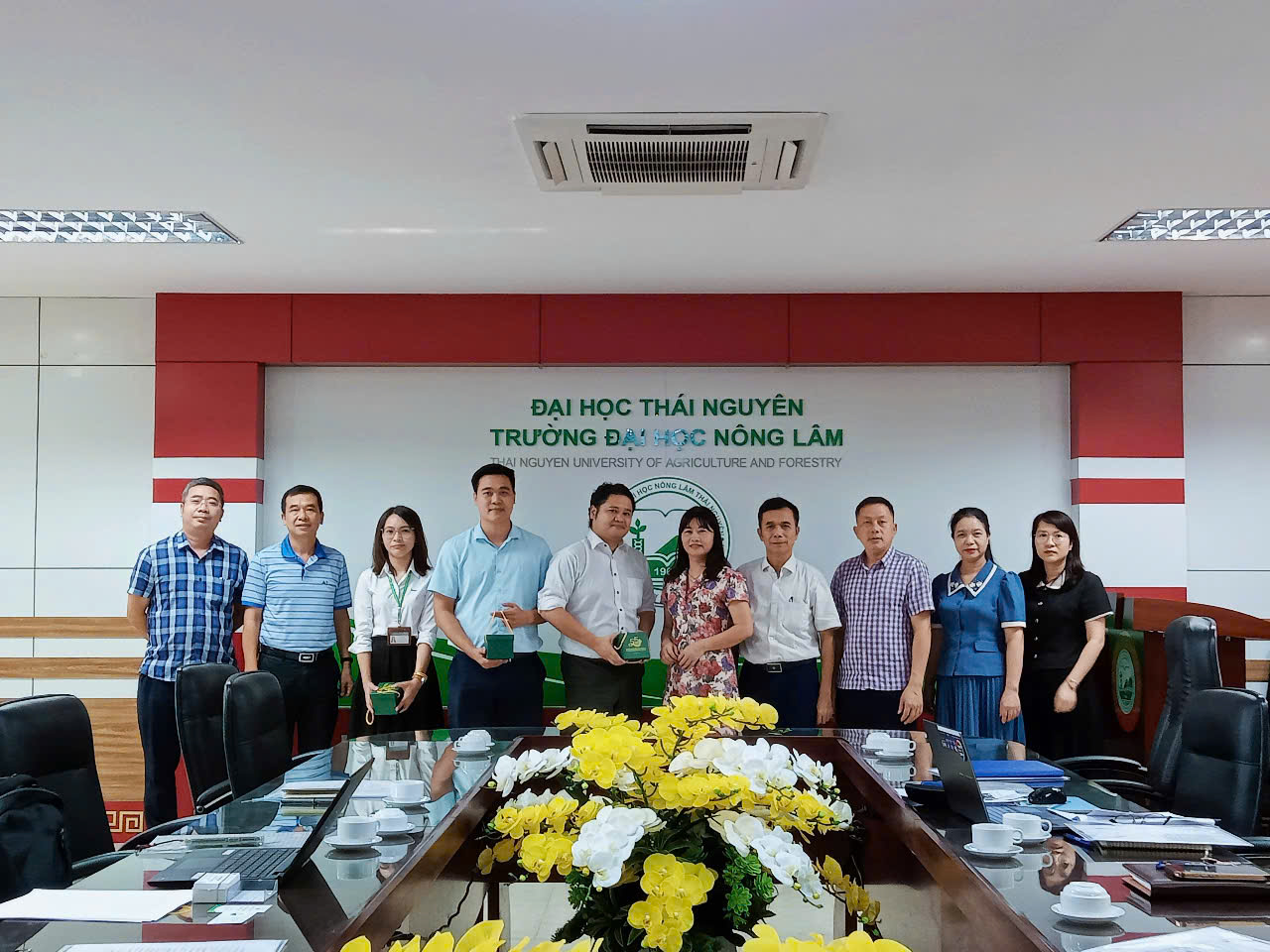 Working Session between TUAF, Vietnam National University of ...